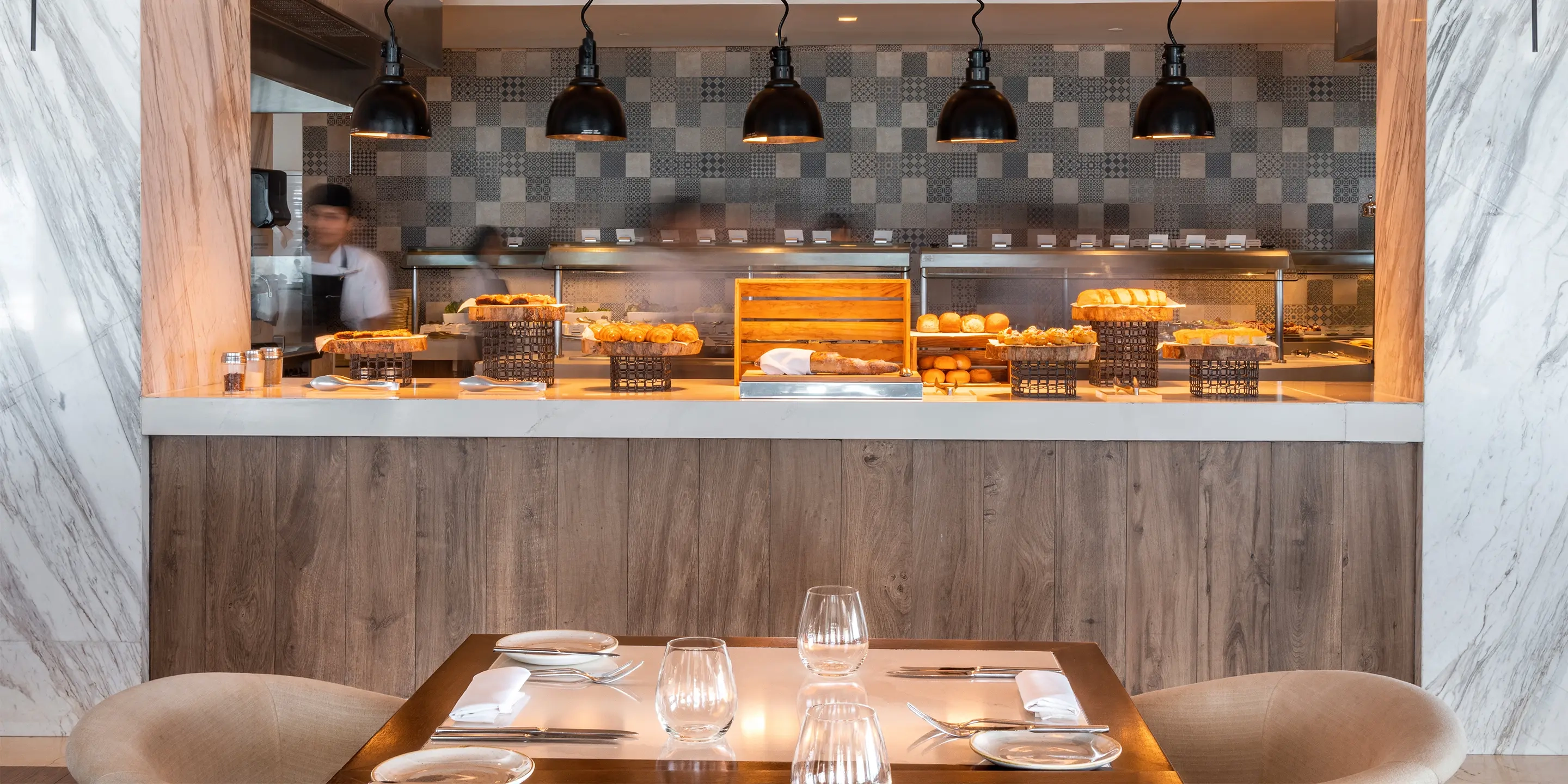 Aurora: International and Mexican food | Sun Palace