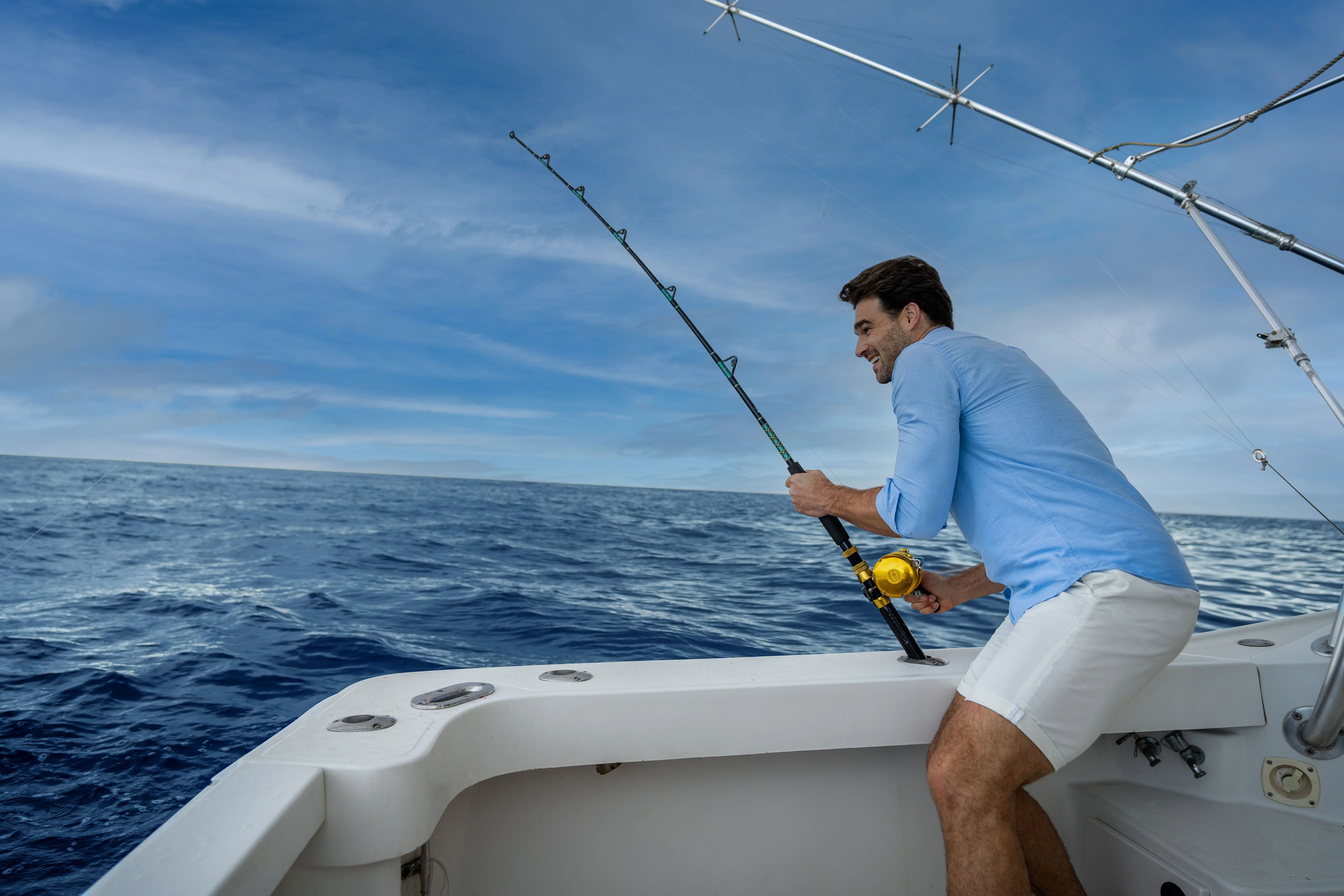 Live the fishing experience in a luxury boat | Sun Palace
